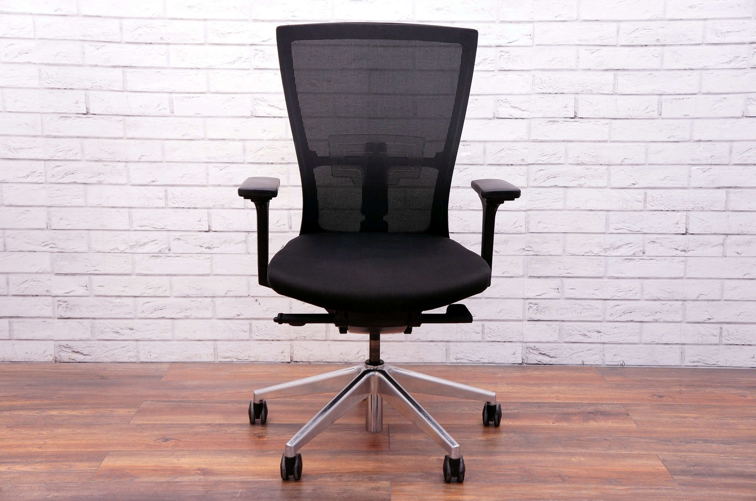 Bestuhl Radius Task Chair, Black Mesh & Fabric - Office Resale