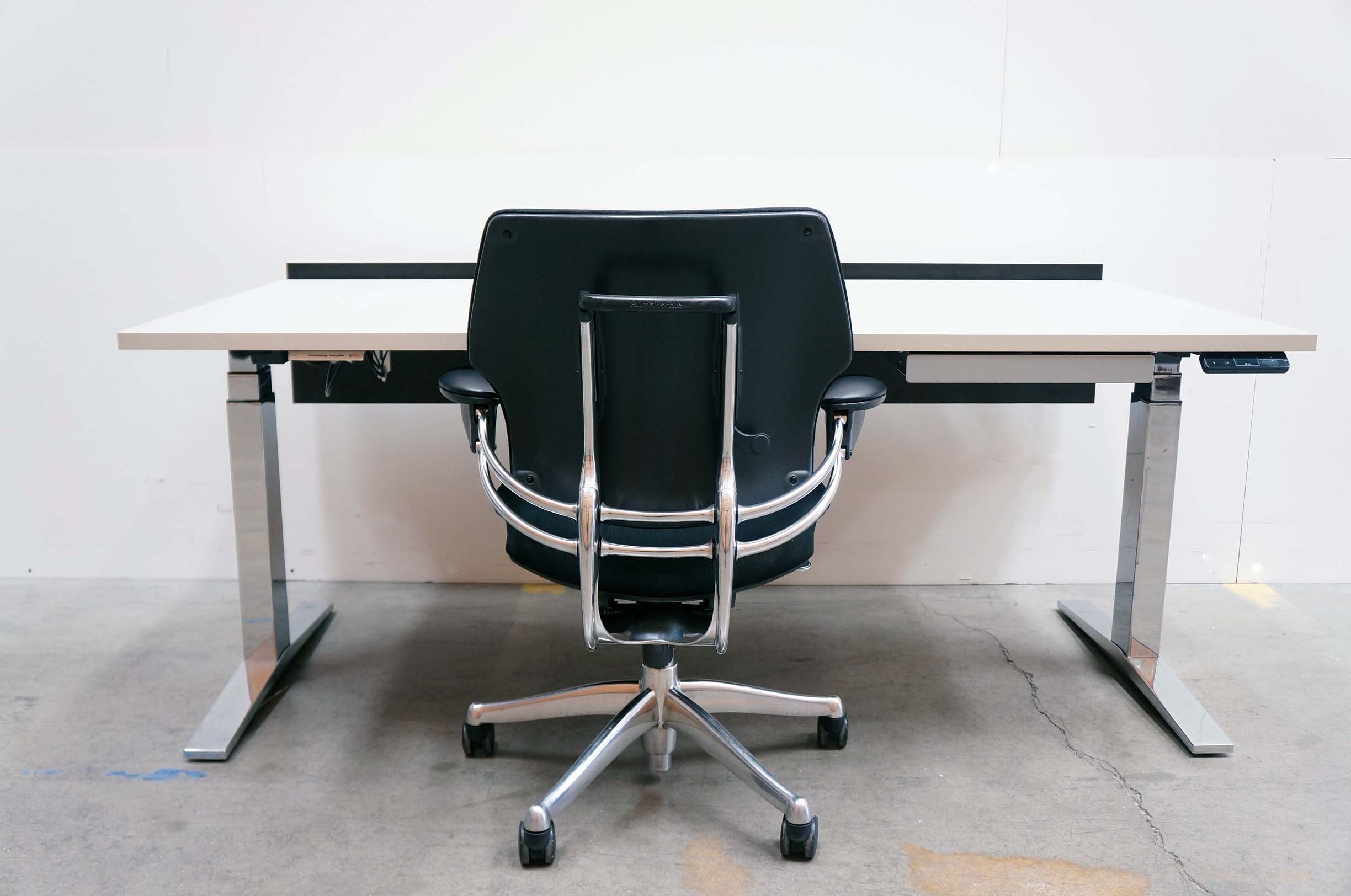 Konig+Neurath TABLE.T Electric Desk - Office Resale